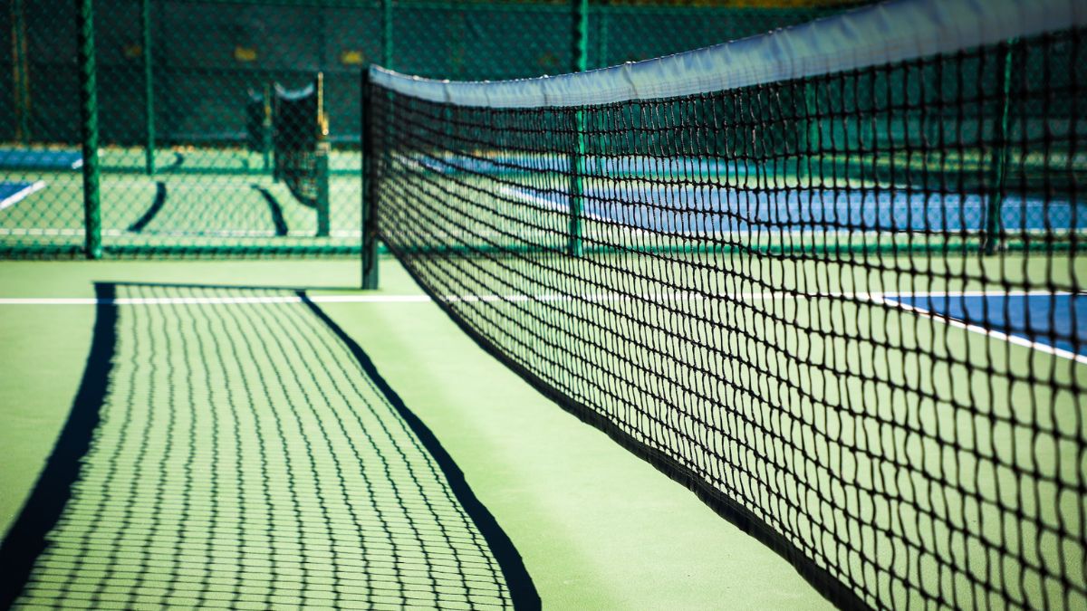 How to Set up a Pickleball Net (Easy Step-By-Step Guide)